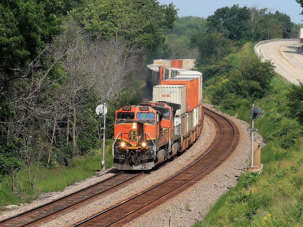 BNSF 1025